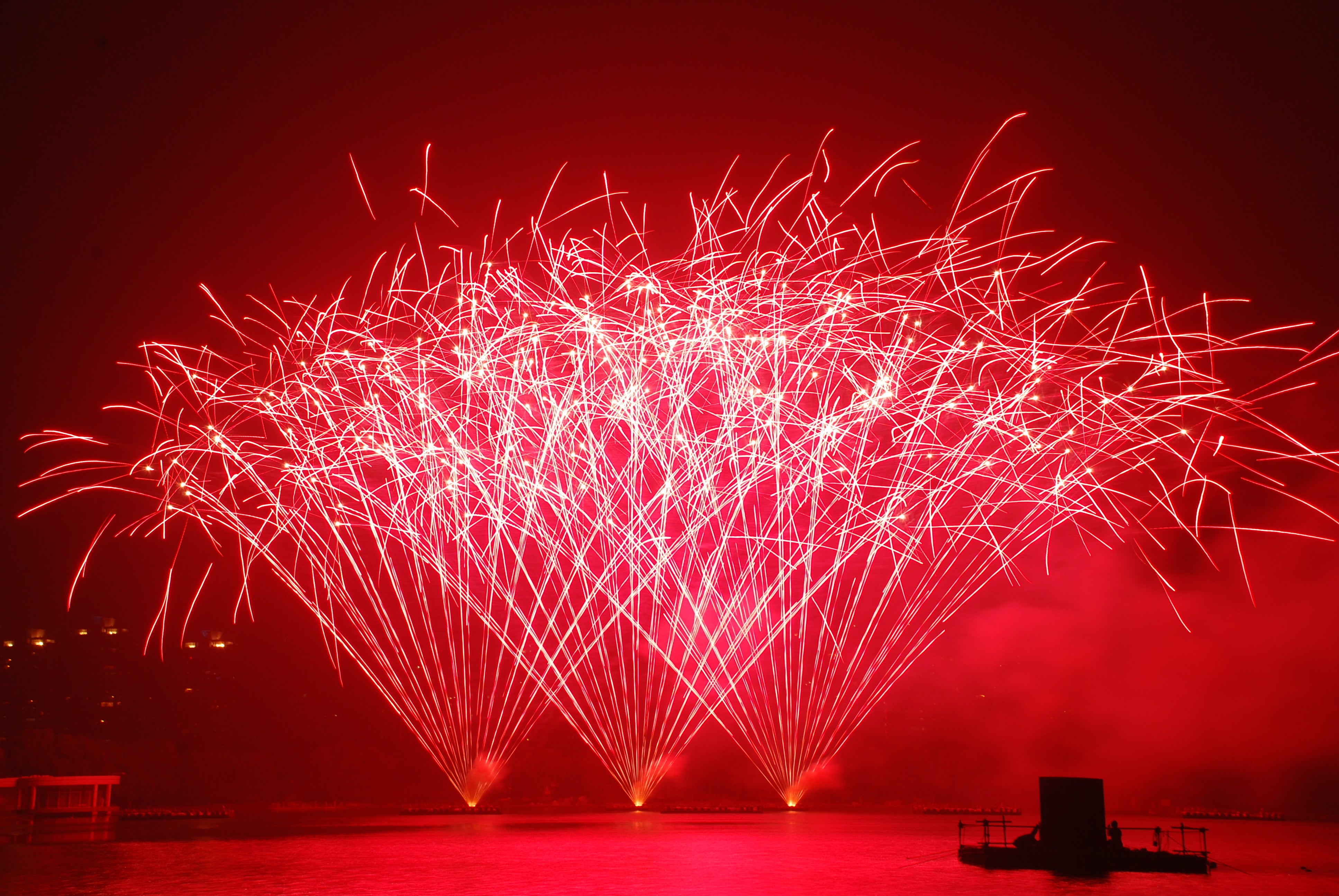 Top 5 Red Barrages — Epic Fireworks